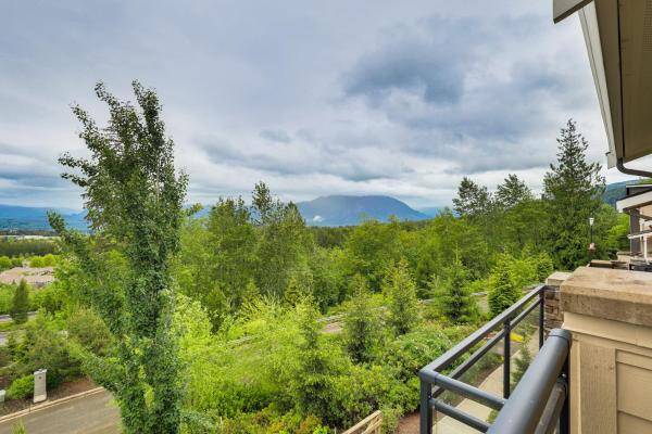 Snoqualmie Townhome With Balcony And Mountain Views! - Snoqualmie, WA