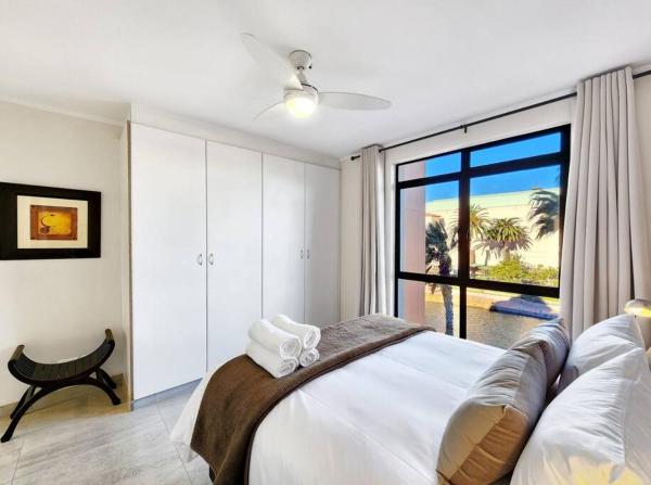 Renovated, Pools, Park, Gym, Parking, Canal Walk Access - Cape Town
