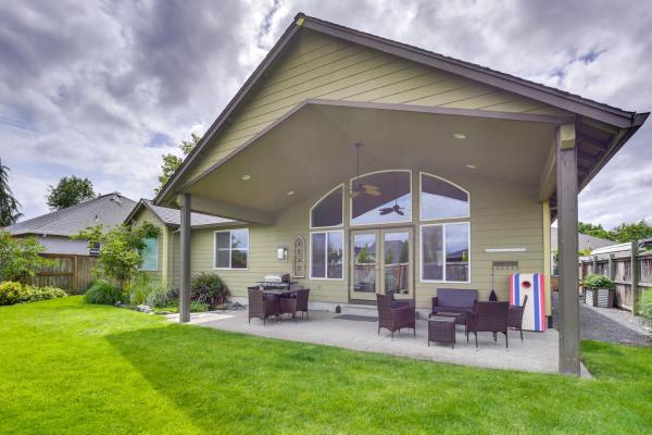 Polished Mcminnville House Less Than 2 Mi From Town! - McMinnville, OR