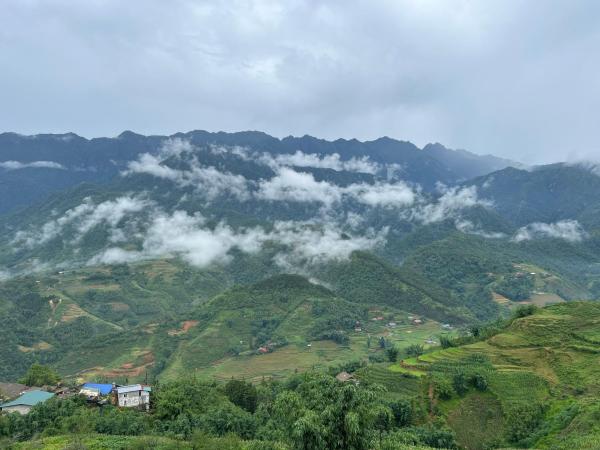 Black Hmong View Hotel