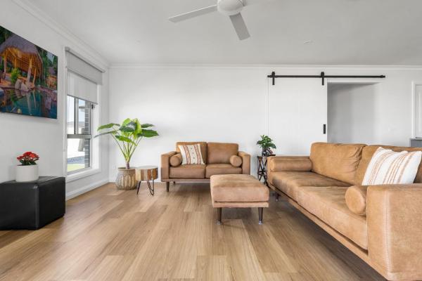 Brilliant Brennan - Modern 4 Bed 2 Bath Home - Bathurst