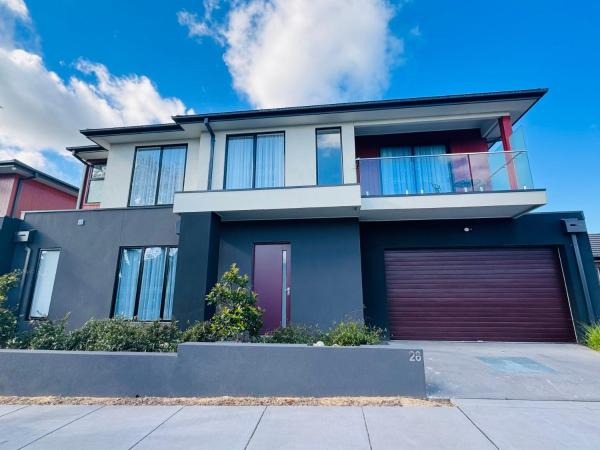 ‘The Bayside’ Beautifully Brand New House - Notting Hill
