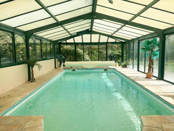 La Maison Du Tilleul Avec Piscine Couverte Chauffée - L'Aigle