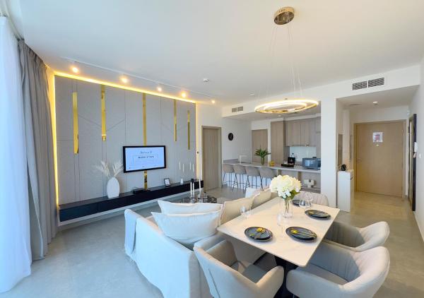 Stunning 1br In Stella Maris, City View, Marina - Dubai