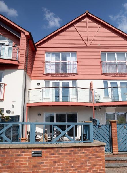 At Watersedge - Exmouth Beach