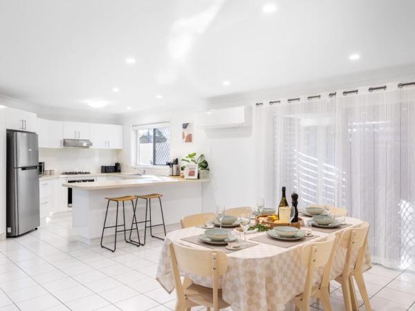 Private And Spacious 4br Home With Parkview 5mins To Mall - Brisbane
