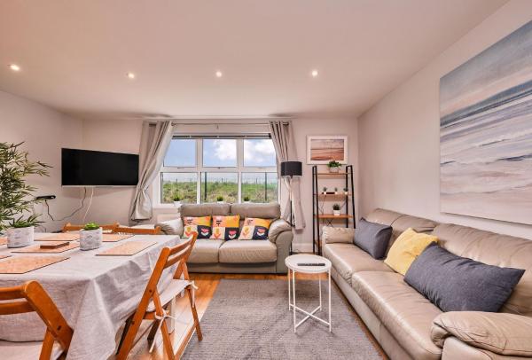 Dunluce Park 4 - Portrush By The Sea - Portrush