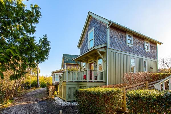 Fish And Ships By Seabrook Hospitality - Copalis Beach, WA