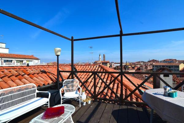 Breathtaking Terrace In Santa Margherita Square - Venise