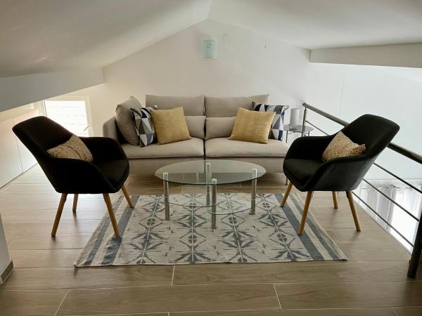 Seascape - Relaxing Beach Home, Steps From The Water! - Skradin