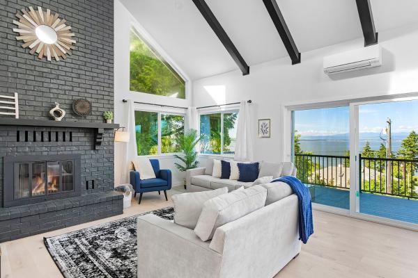 Peaceful Island Getaway, Port Susan Views With Bbq & Playroom - Langley, WA