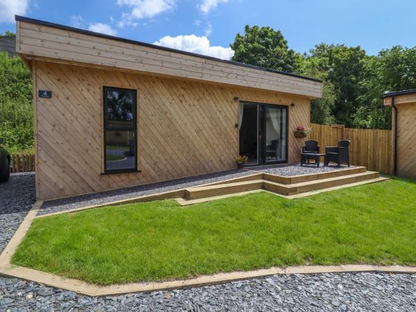 Valley Lodge 4 - North Wales Eco Lodges - Ruthin