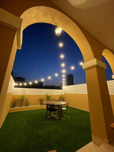 Townhouse With Live-in Maids - Dubai