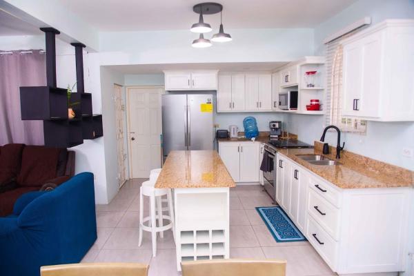 Tranquil Oasis In Mona - Jamaika