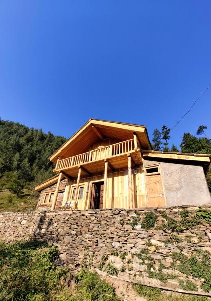 Pin Parvati Wooden Cottages - Hidden Monkey Experiences - Mandi