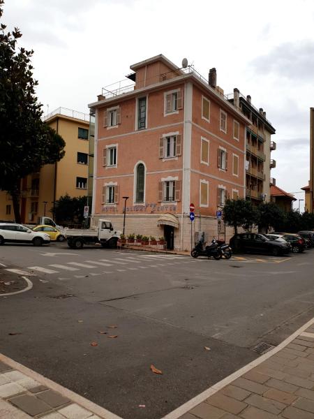 Piccolo Hotel Holiday Center - Spotorno