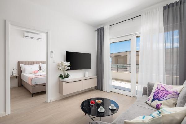 Tt - Apartments With Private Parking - Brela