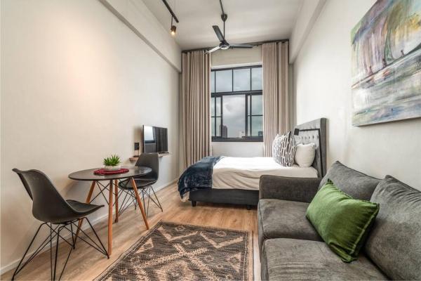 Luxury Studio Apartment - Coworking - City Views - Camps Bay