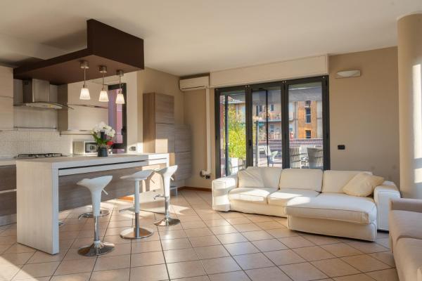 Splendido Appartamento Con Terrazza - Como