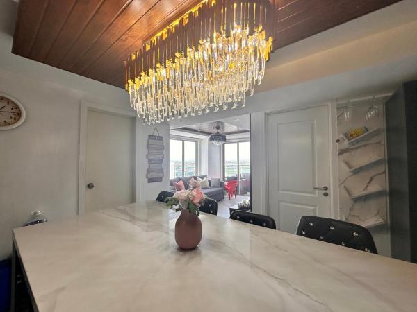 Analiza Penthouse Azure North - Bataan