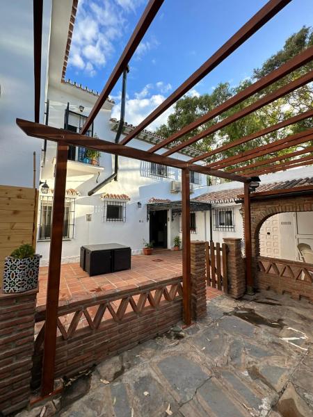 Casa Con Gran Terraza Privada - Málaga