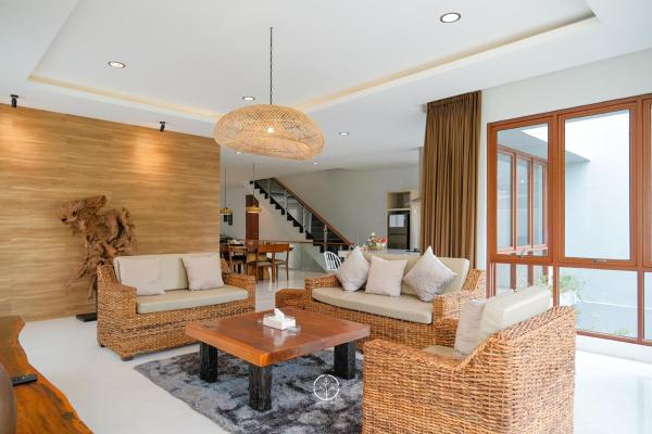 Asmaya Hill View Villa 7 Bedrooms With A Private Swimming Pool - Bandung