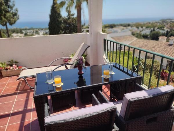 2 Bedrooms Sea View Apartment In Calahonda - Calahonda