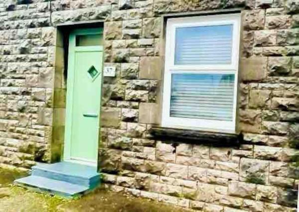 Quaint Cottage Close To Marina - Milford Haven
