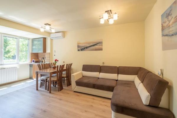 Top Location, Brand New 3 Bdrm Apt & Free Parking - Sofia