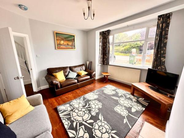 5 Bed Property In Se12 - Woolwich