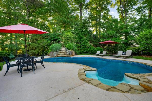 Moonlight Retreat - Blue Ridge, Ga - Take In Sweeping Mountain Views, Go For A Swim In The Pool, Rack Up A Game Of Pool, And Enj - Blue Ridge, GA