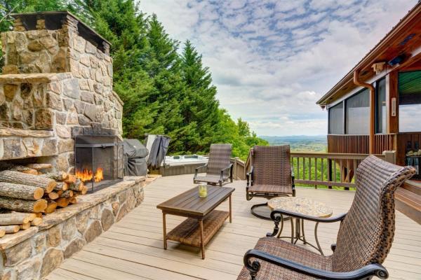 Sky Ridge - Blue Ridge, Ga - Take In Sweeping Mountain Views, Soak In The Hot Tub, Challenge Friends In The Arcade, And Rack Up - Cherry Log, GA