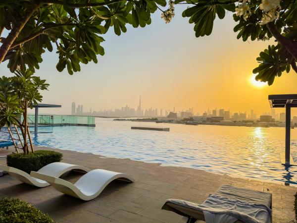 Burj Khalifa View & Creek Sea View - Dubai Airport (DXB) 