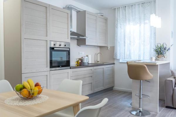 Apartman Helena - Brodarica