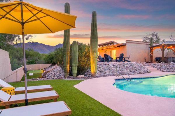 Tucasa - Private Backyard Resort - Theater - Tucson, AZ