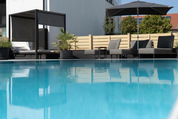 Kracher Hotel Doppelzimmer - Inklusive Pool - 버젠란드