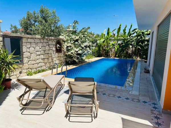 Evalacati - Villa Harnup- Tamamen Müstakil Villa - Alaçatı