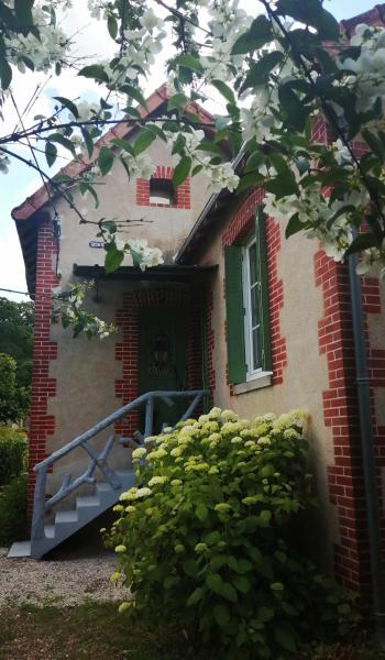 Maison " Bouton D'or" Au Bord De L'eau, à 10 Mn De Tours , Meublé Classé Une éToile - Montbazon