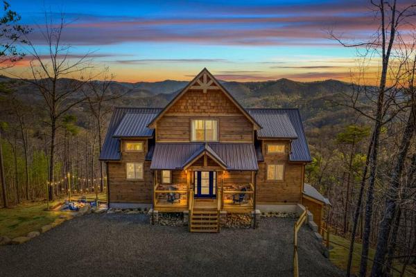 Luxury Endless View 3 King Suites Billards Pool - Blue Ridge Mountains