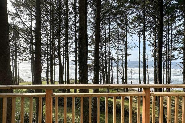 Ocean Front, Harmony At Oregon House, Stairs To The Beach! - Yachats, OR