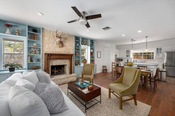 Revins Haus - Fire Pit & Walk To Main St - Fredericksburg, TX