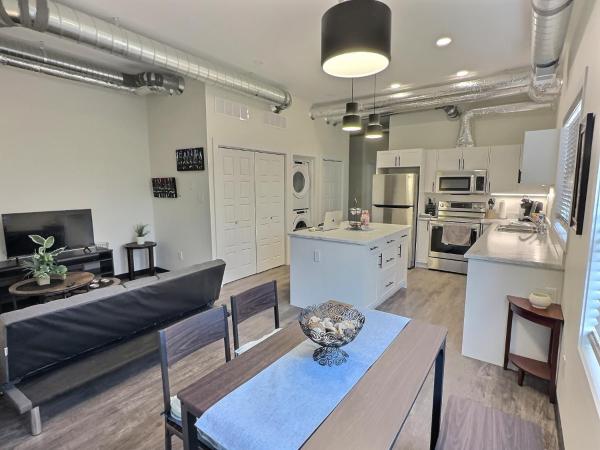 Summer Suite - Pet Friendly - Brandon, MB