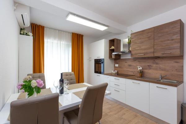 Apartment With Balcony 1 - Poreč