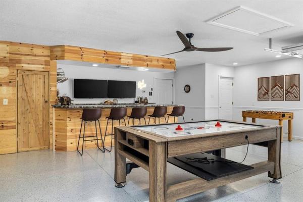 Welcome To Lakeside Lodge - Game Cave, Golf Greens - Gladwin, MI