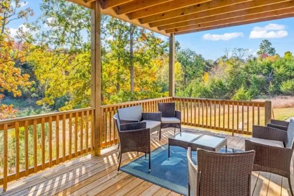 Billiards, Arcades, Peaceful Oasis, 400 Of Daily Attraction Tickets! - Table Rock Lake