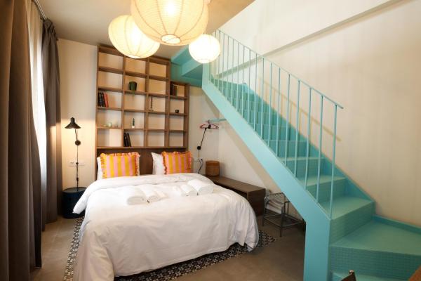 Dogpound Hotel - Athens