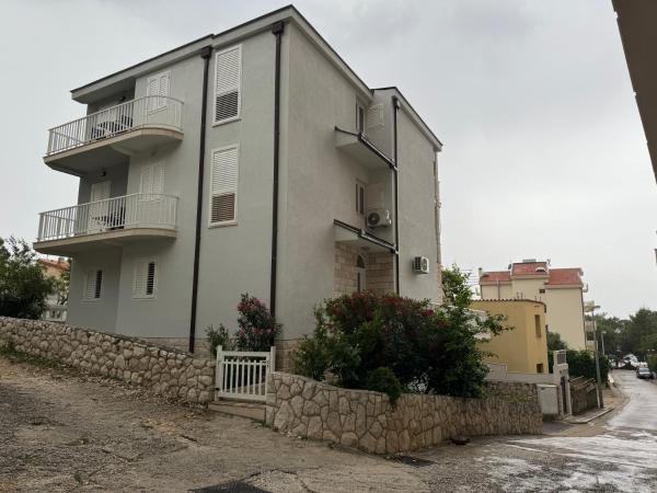 House 100m From The Beach With Free Parking And Breakfast - Baška Voda