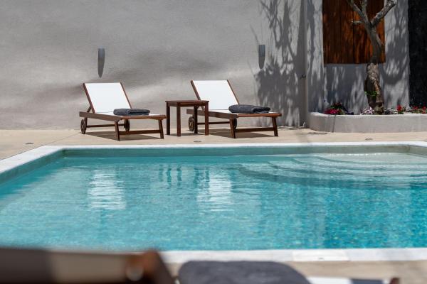 Lymarou Collection - Santorin