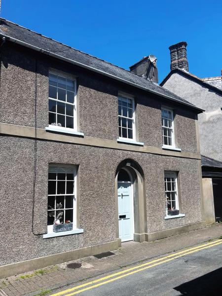 2 Bed Period Cottage Sleeps 4 In Central Crickhowell - Crickhowell