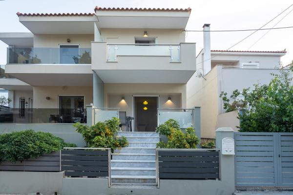 Comfortable 3-bedroom Seaside Maisonette - Grecja